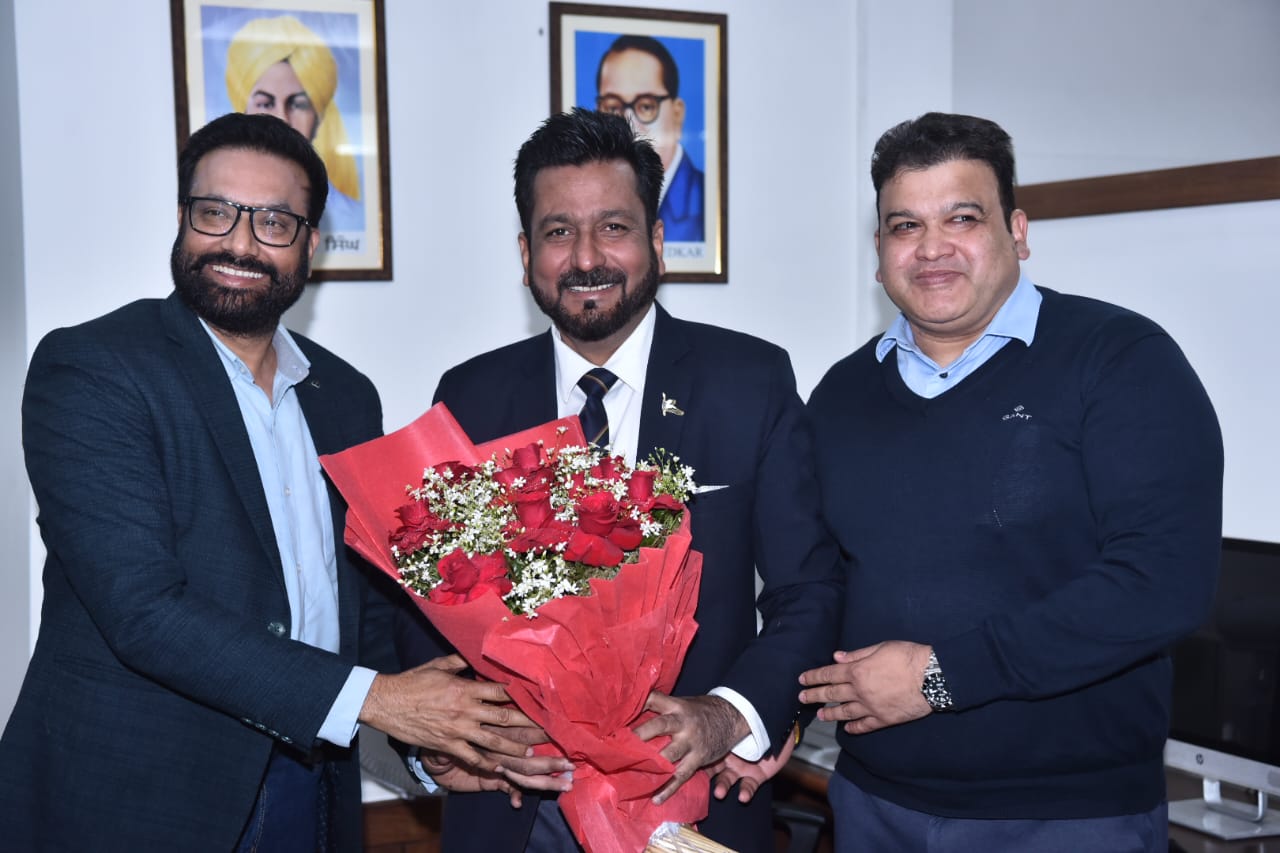 1994 Batch UPSC Topper धर्मिंदर शर्मा ने वनपाल का पद संभाला